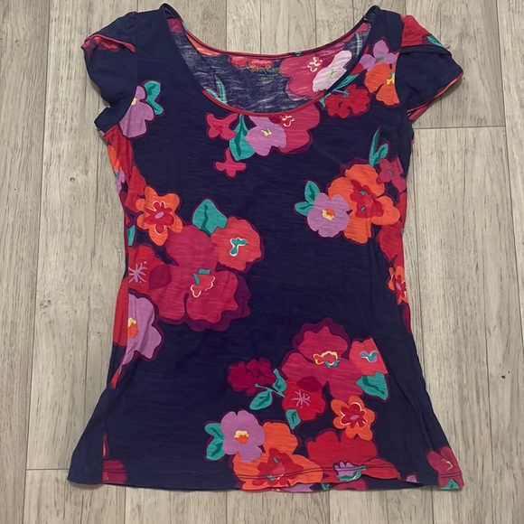 Lilly Pulitzer | Tops | Lilly Pulitzer Floral Tee Shirt Medium | Poshmark